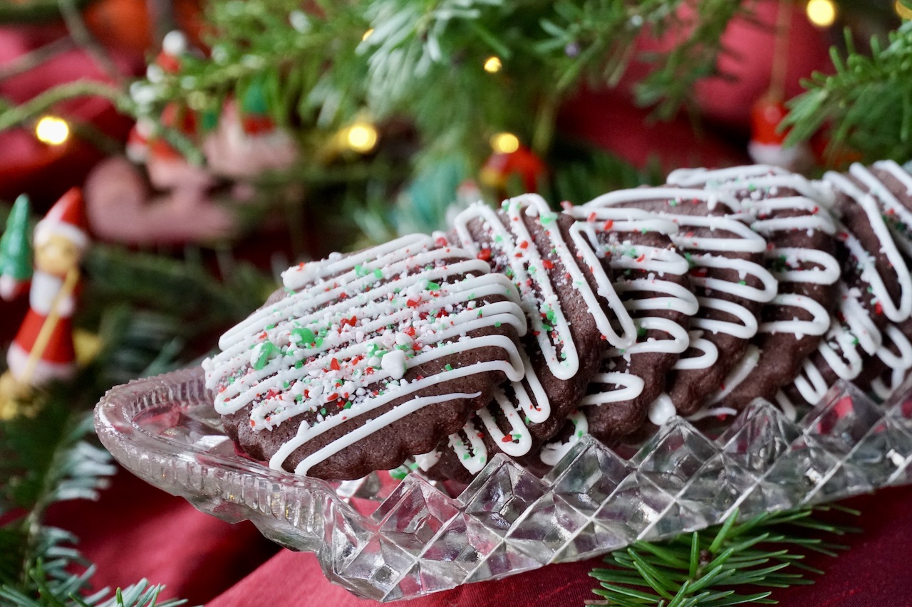 Chocolate Christmas Cookies - Weekend at the Cottage